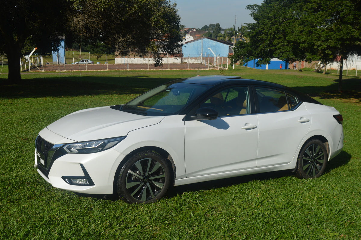 Melhor que o Toyota Corolla? Andamos no novo Nissan Sentra. Confira ...