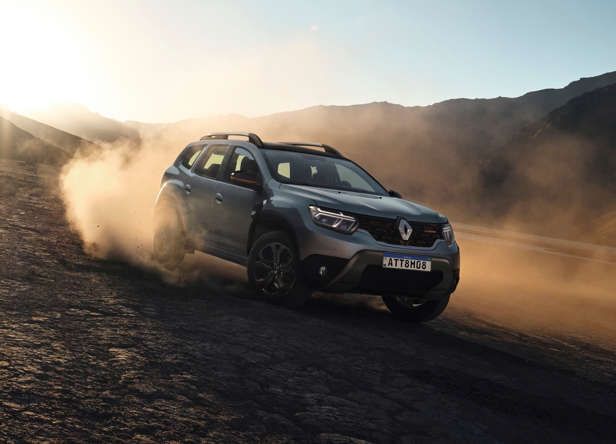 Na linha 2026, Renault Duster ganha teto preto e novas rodas aro 17 ...